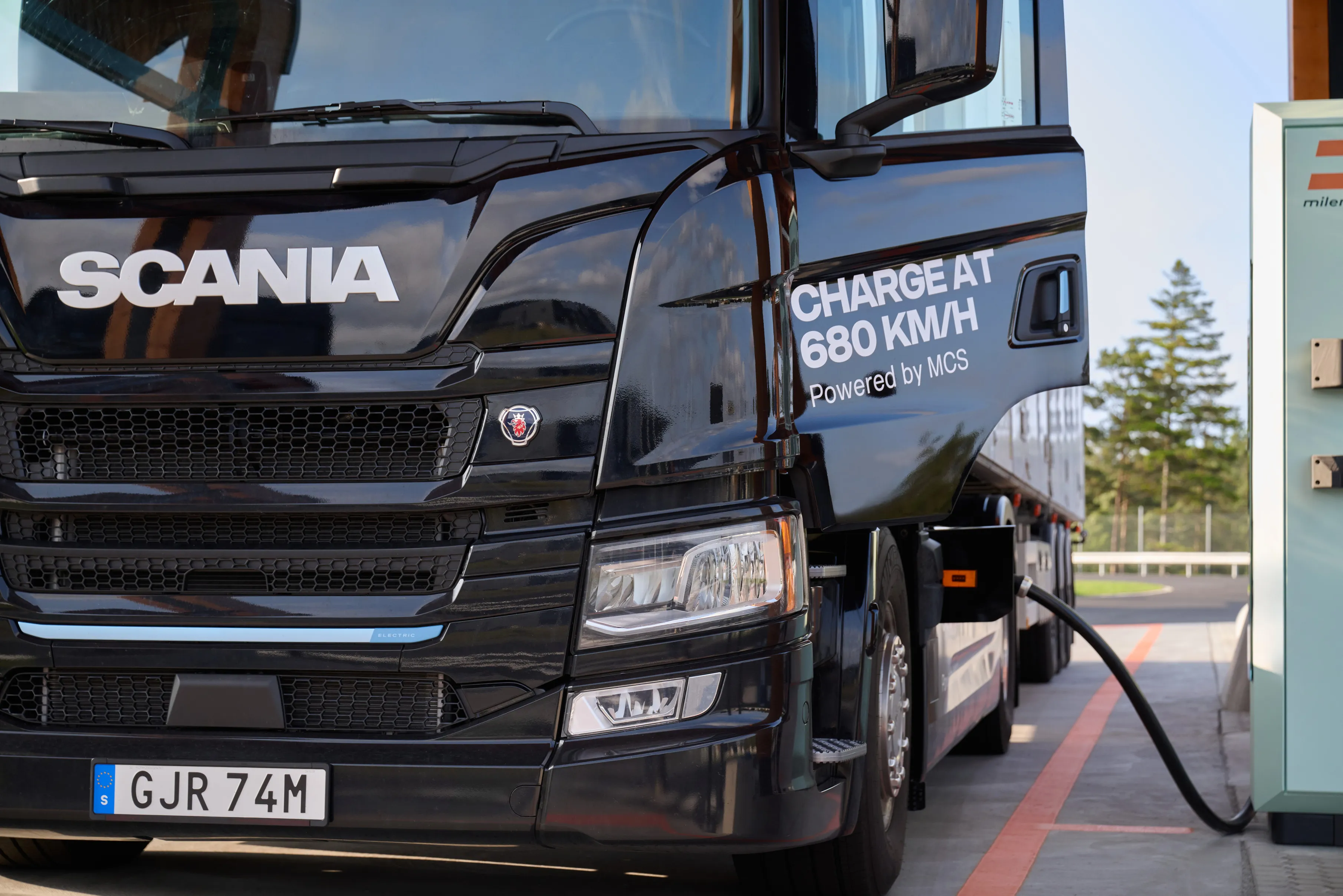 „Scania“ elektrinis vilkikas gali tapti energijos kaupimo įrenginiu ...